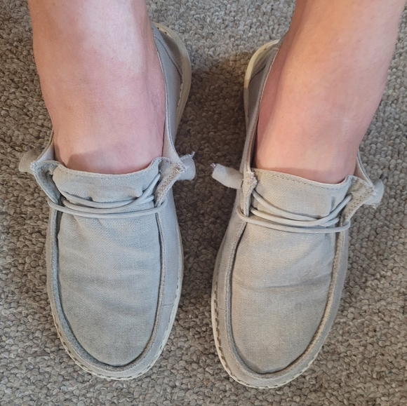 Hey Dude | Shoes | Well Worn Hey Dude Size 7 Light Gray Smelly No Socks ...